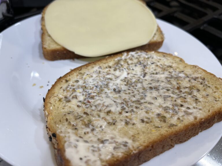 The Easiest Deli-Style Turkey Sandwich - haverecipes.com